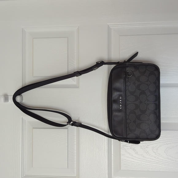 Coach | Bags | Coach Graham Crossbody In Signature Canvas | Poshmark